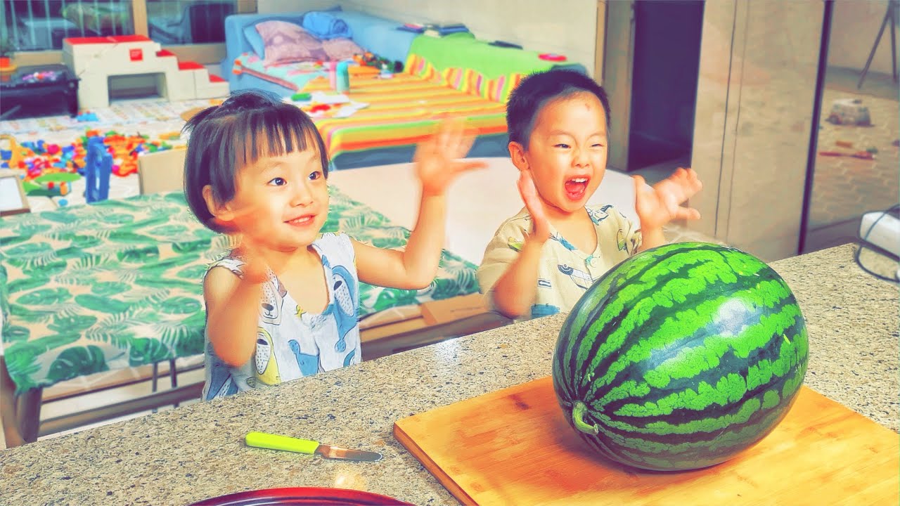 여름엔 수박 | 수박쇼 & 먹방. watermelon. short film - YouTube