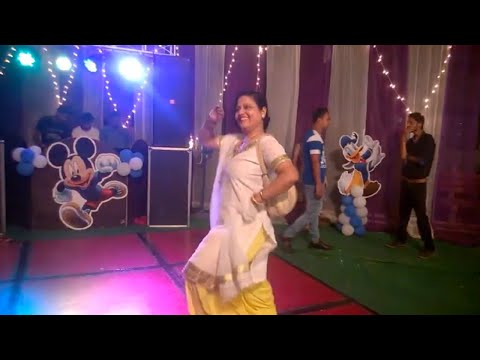 ऐसा डांस देख कर हंसी नहीं रुकेगी |