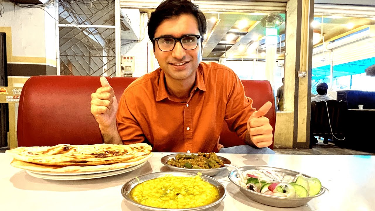 Delicious Daal in Kharian | Mian Jee Restaurant - YouTube