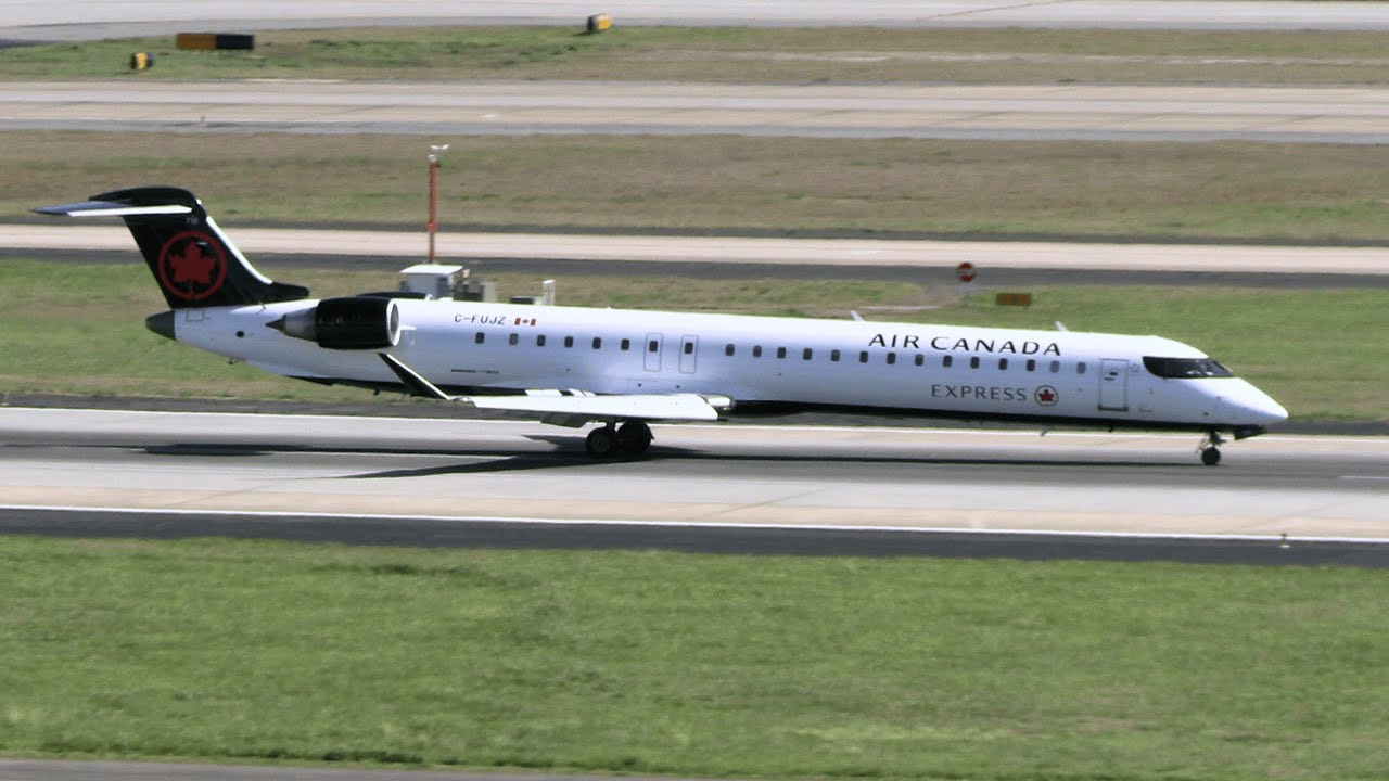 4K PLANE SPOTTING FROM ATLANTA - True Canadian Regional Jet Arrives on ...