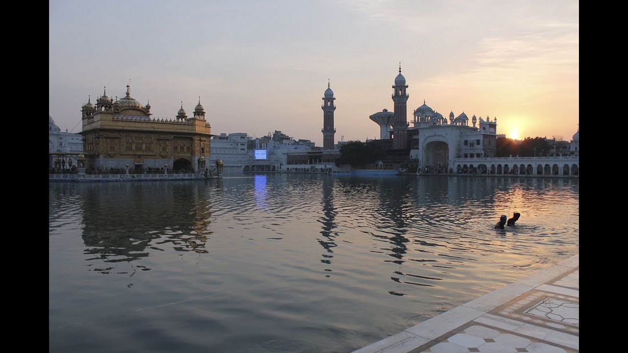 Biggest Community Kitchen---Sikh Golden Temple in Amritsar: A Table for ...