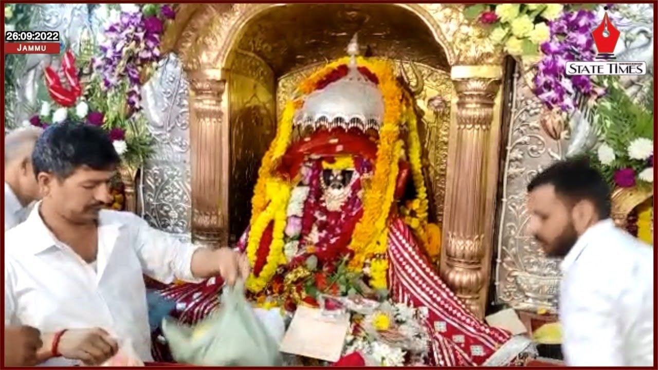 Jai Bawe Wali Maa : Massive rush of devotees at Bahu Fort temple on eve ...