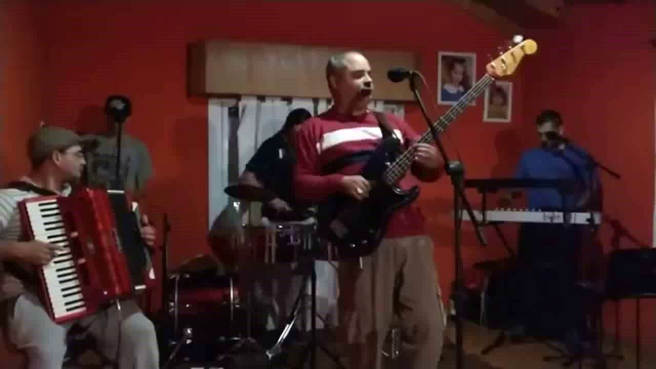 RITMO DE CUMBIA - ENGANCHADOS - YouTube