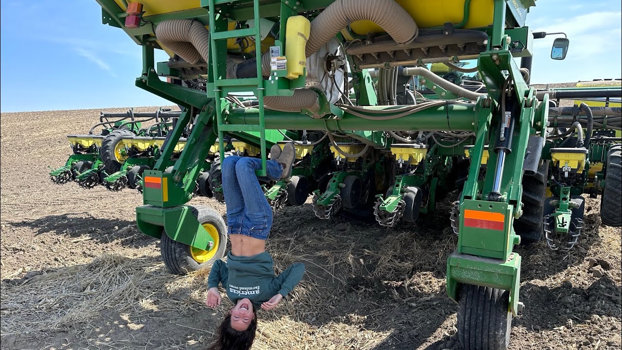 This Jungle Gym Plants Corn! - YouTube