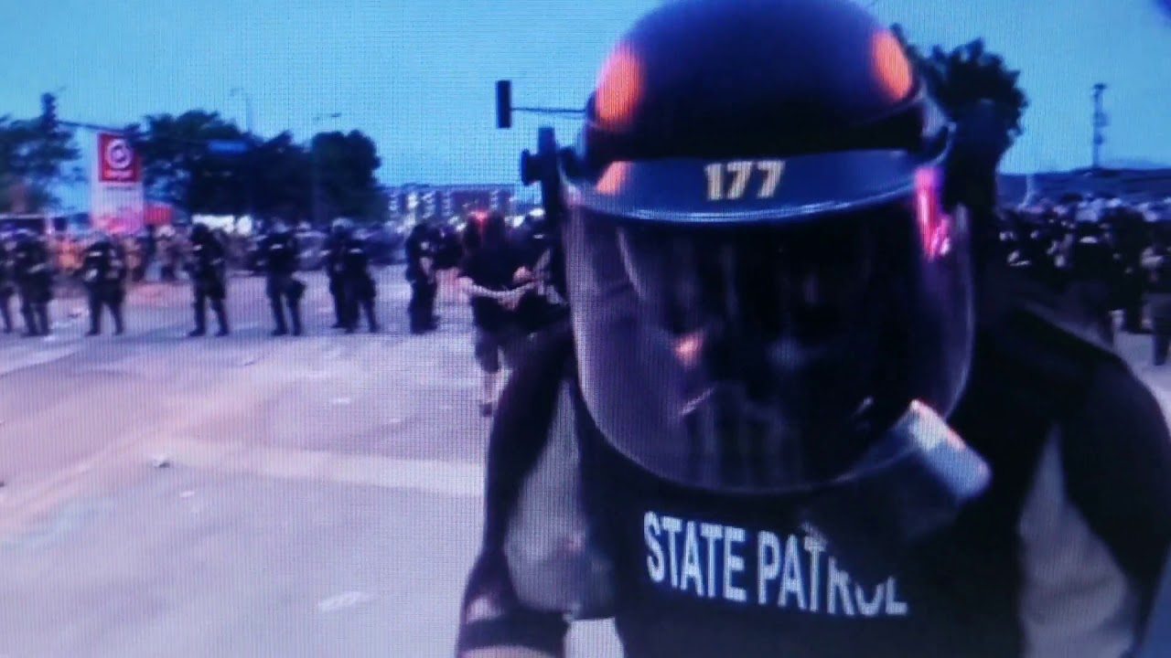 Viral! Reporter got arrested while Live on T.V. - YouTube