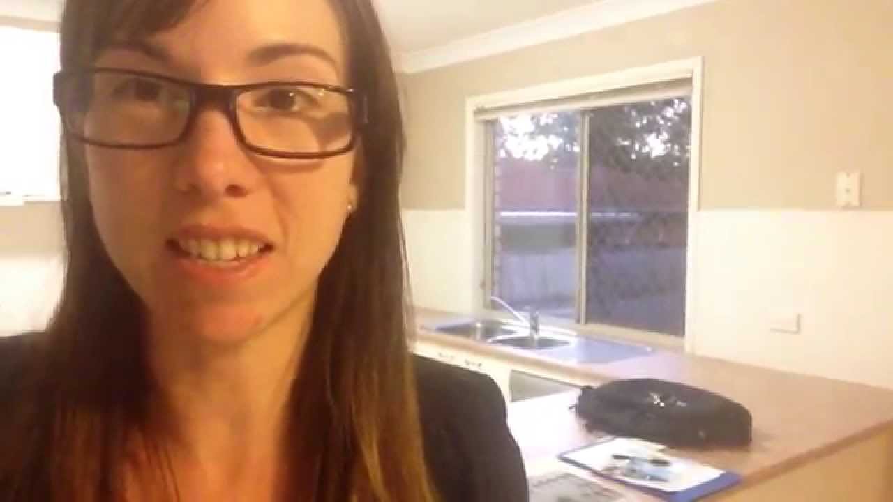 How to Get your Bond Back! TIP Patching and Painting Damaged or Marked Walls - YouTube