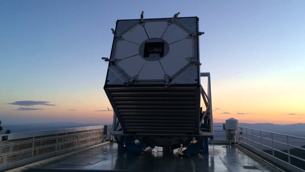 The SDSS 2.5m telescope opening up - YouTube