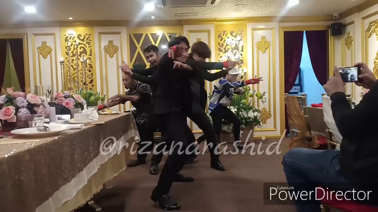 V.I.P feat Adam Af2 - Mafia (Live Performance) - YouTube