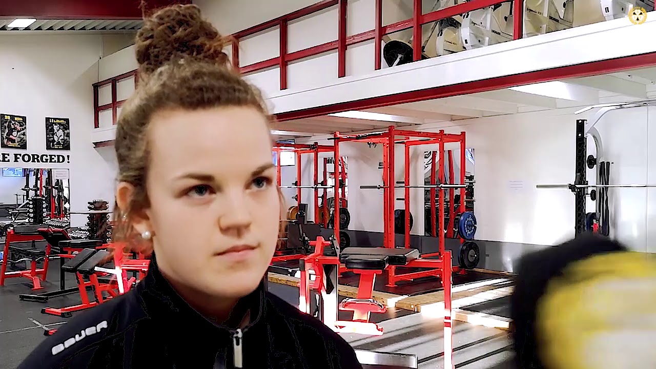 Emma Murén inför sista grundseriehelgen - YouTube