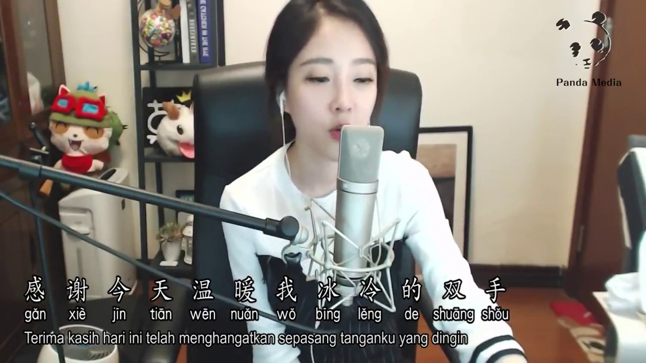 Feng Ti Mo Cover 冯提莫 《Despacito》versi mandarin terjemahan indonesiasub ...