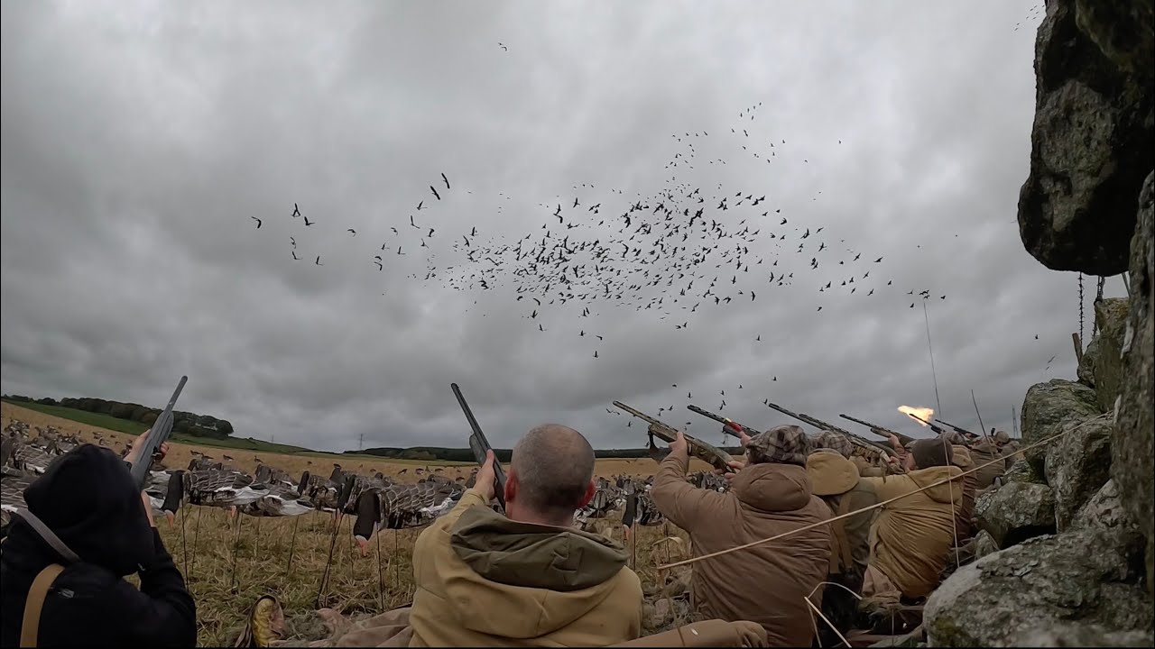 INSANE 13-Man Goose Hunting Massive Flocks! (HUGE SPINS) - YouTube