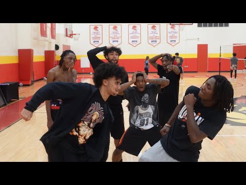 FIGHT BREAKS OUT!! VETS VS FRESHMAN PHYSICAL 5V5 - YouTube