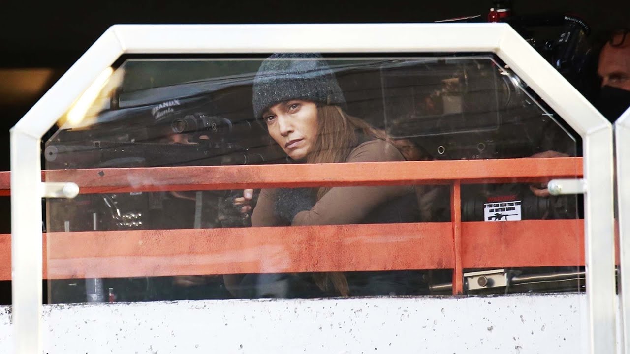 Jennifer Lopez shoots sniper rifle as she films intense scene in ...