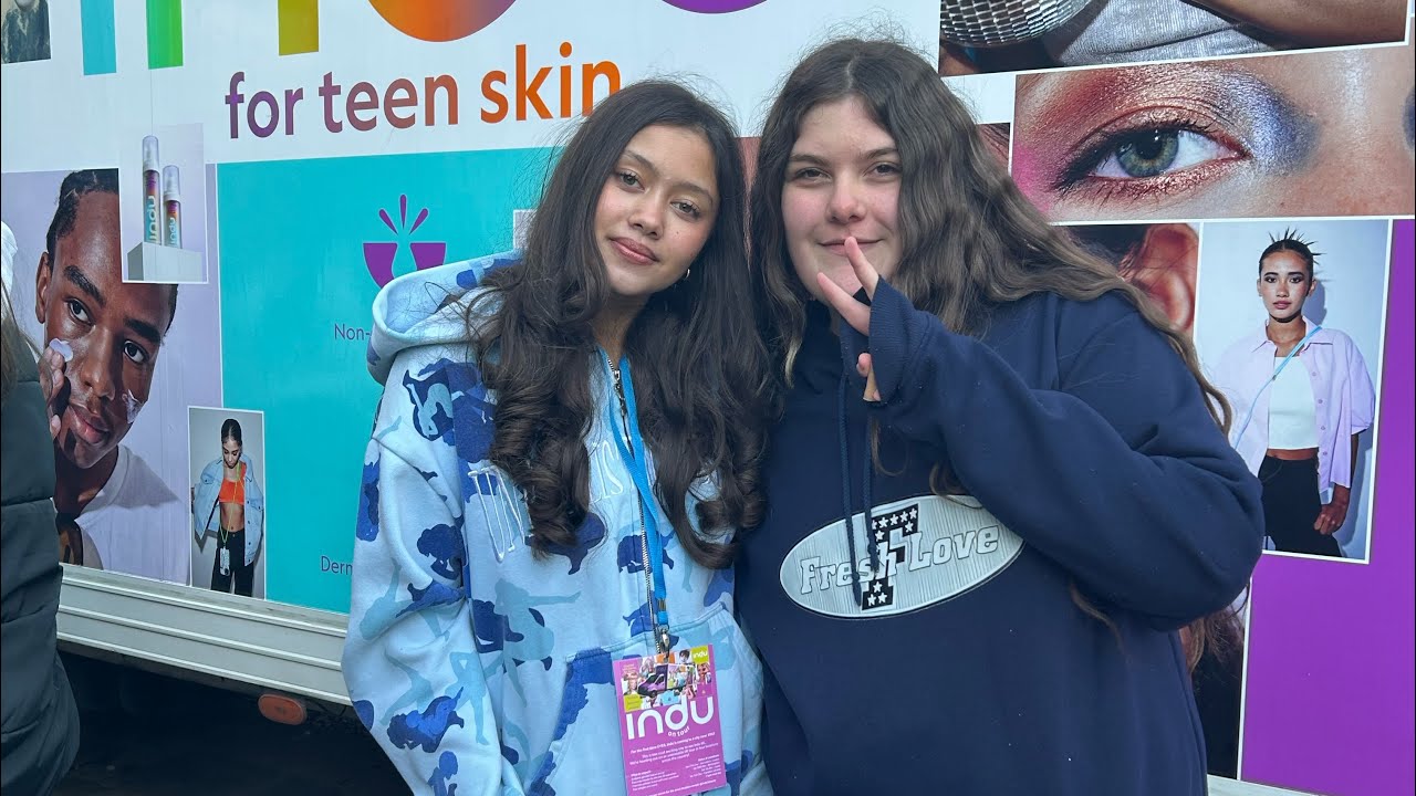Meeting my online bsf (ft @Zoe.Florence and @poppyhillcock) - YouTube
