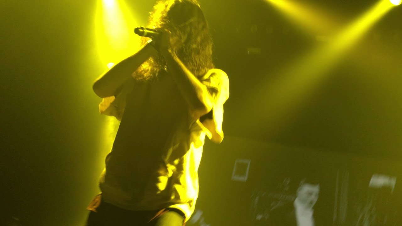 Bones - WhereTheTreesMeetTheFreeway [Live] - YouTube