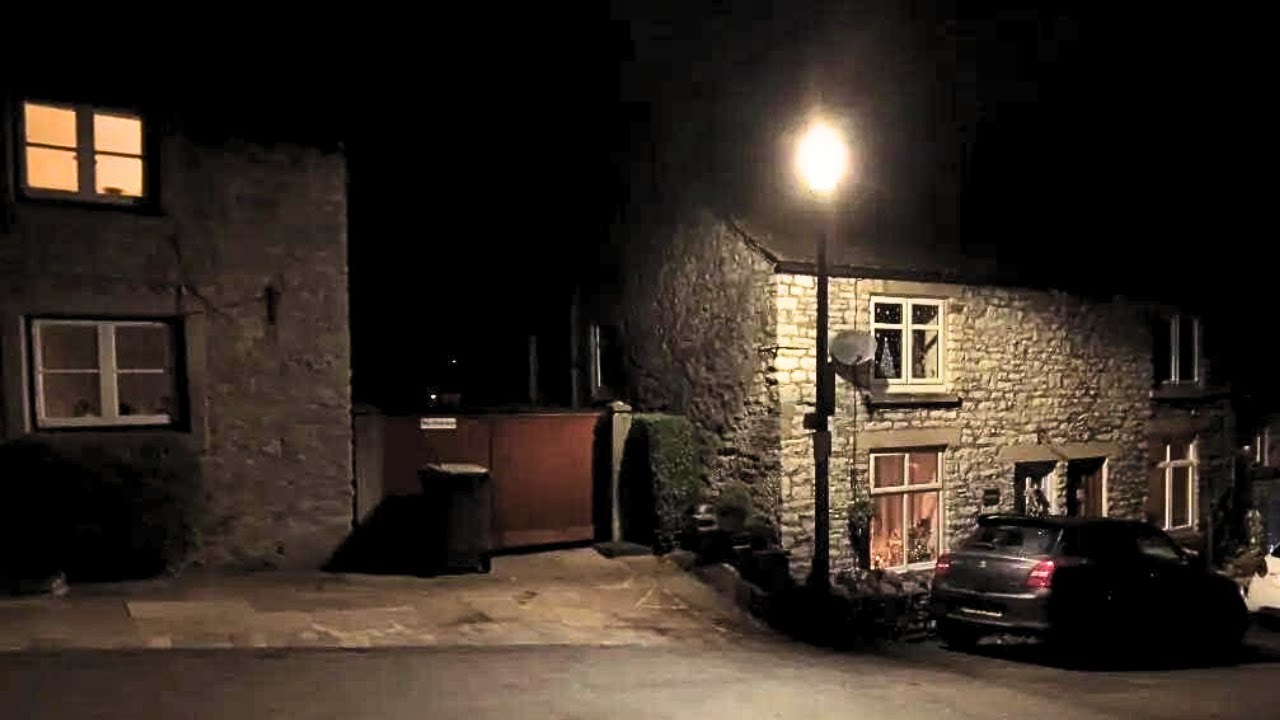 Castleton Village Night Walk, English Countryside 4K - YouTube