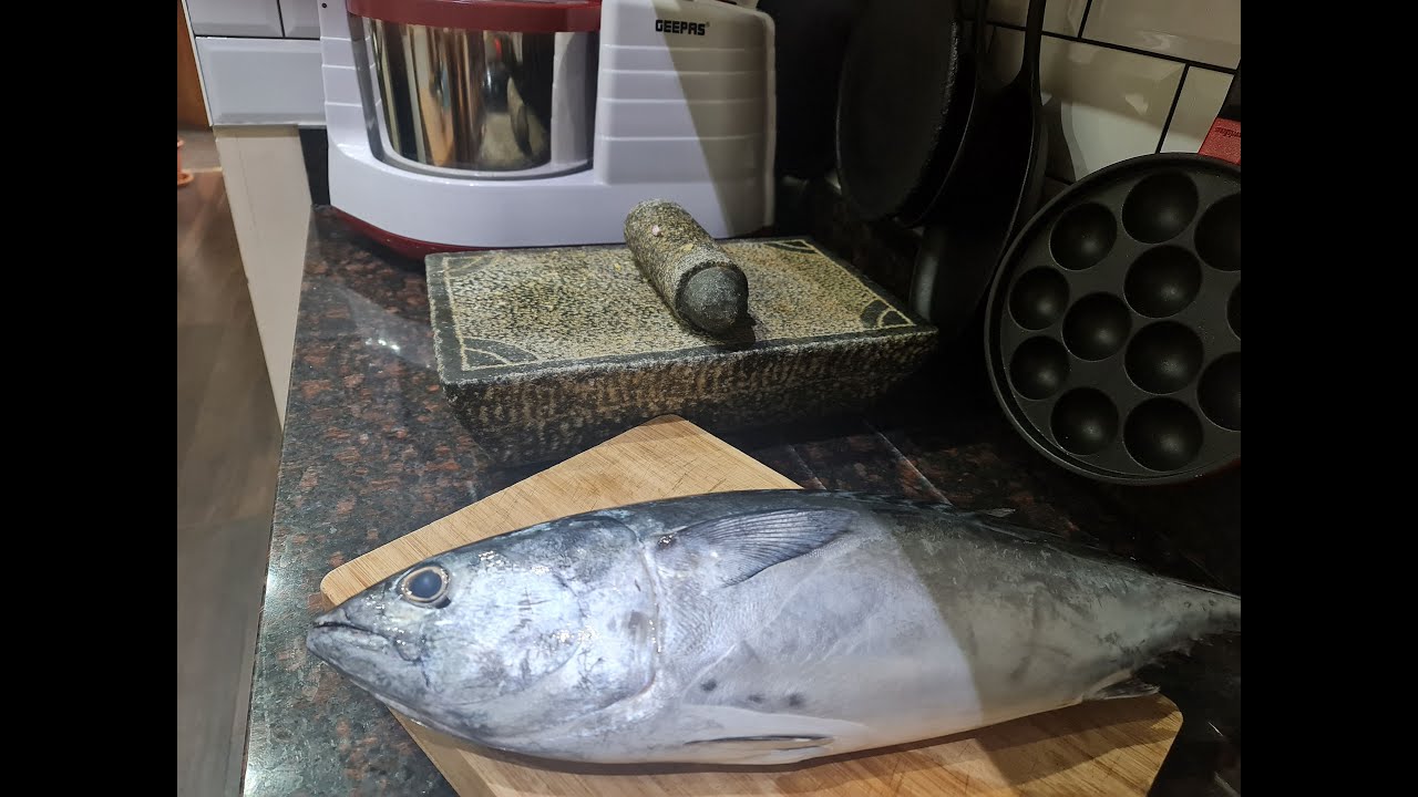 Super tasty Fresh whole Tuna fish curry and Tuna Fry സൂപ്പർ ടേസ്റ്റി ...