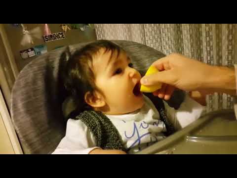 Limon yiyen bebek / ilk kez limon yedi / bebek ve limon / bebeğin limona tepkisi / komik bebekler