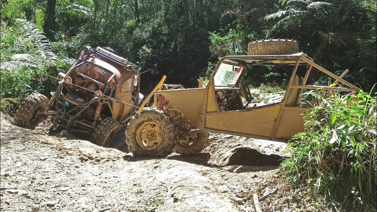 FUSCA 4x4 Turbo & Gaiola 4x4 com diferencial de omega - Trilha da Pedra ...