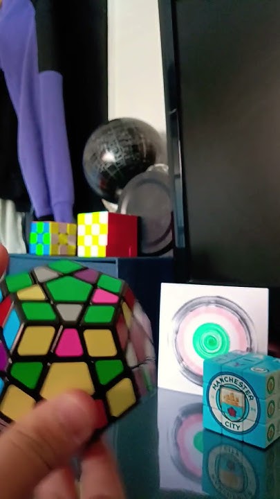 I tried to checkerboard my megaminx then this happened🤔 - YouTube
