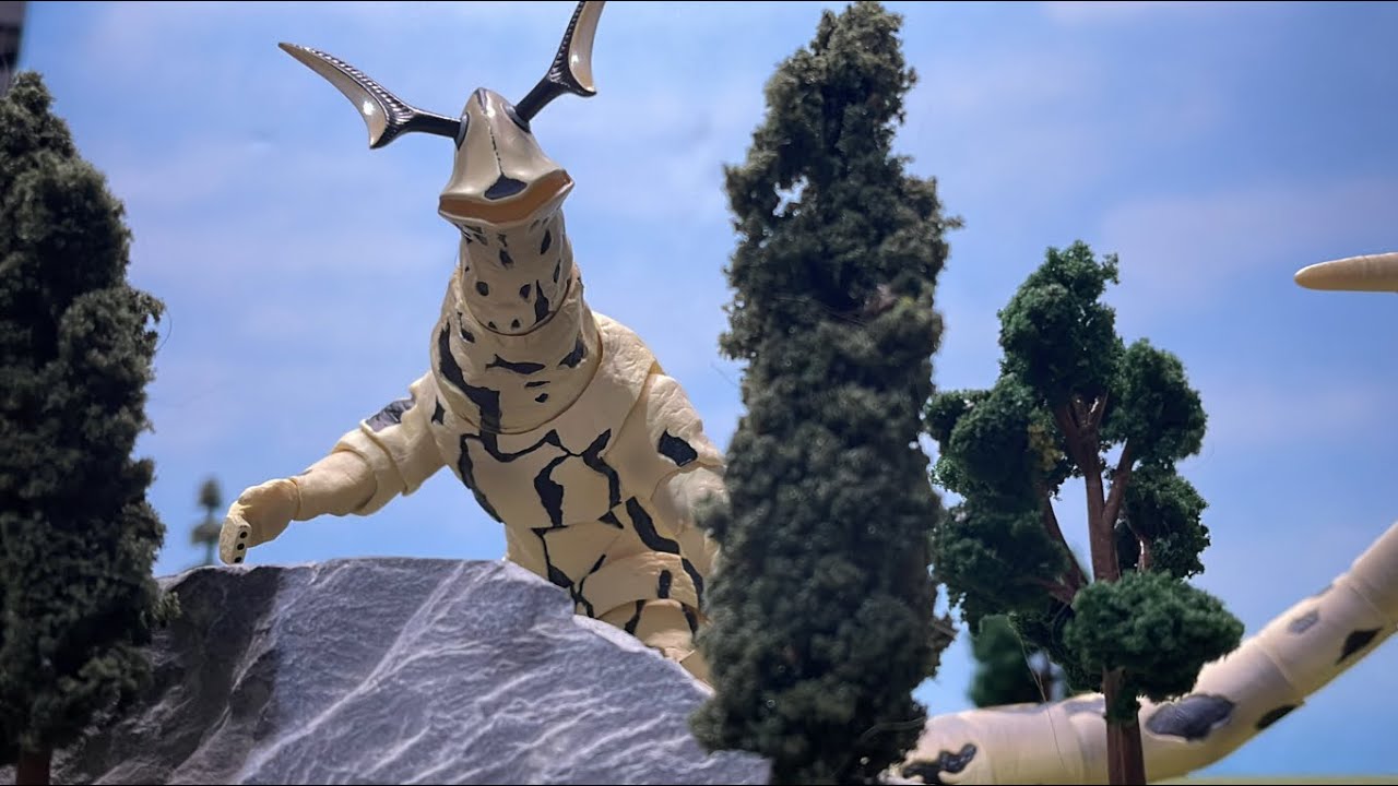 SHFiguarts Ultraman ELEKING REVIEW! And stopmotion! - YouTube