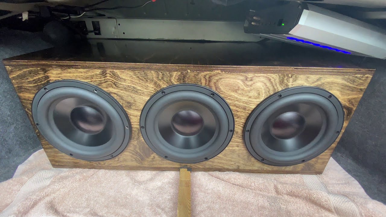 Ultimax 10 in car Sub demo/stock electrical voltages - YouTube