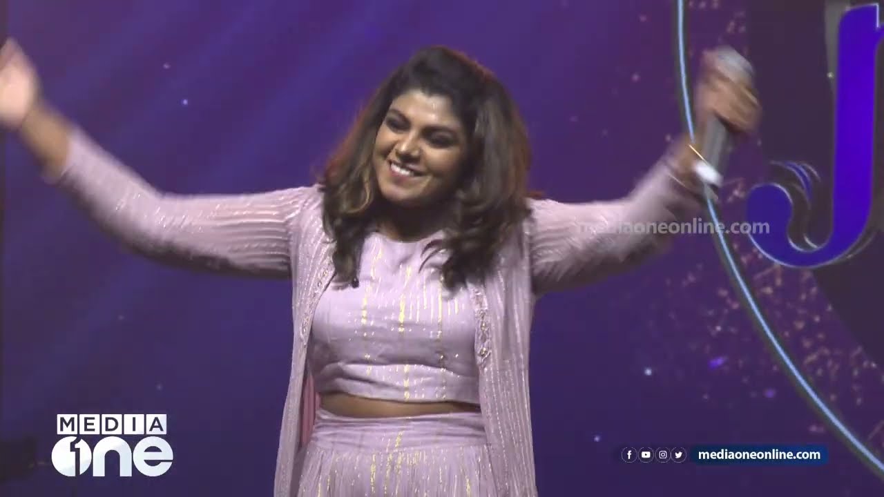 Mallike Kelkkuka Nalla Shesham Song | Lakshmi Jayan Live Performance ...