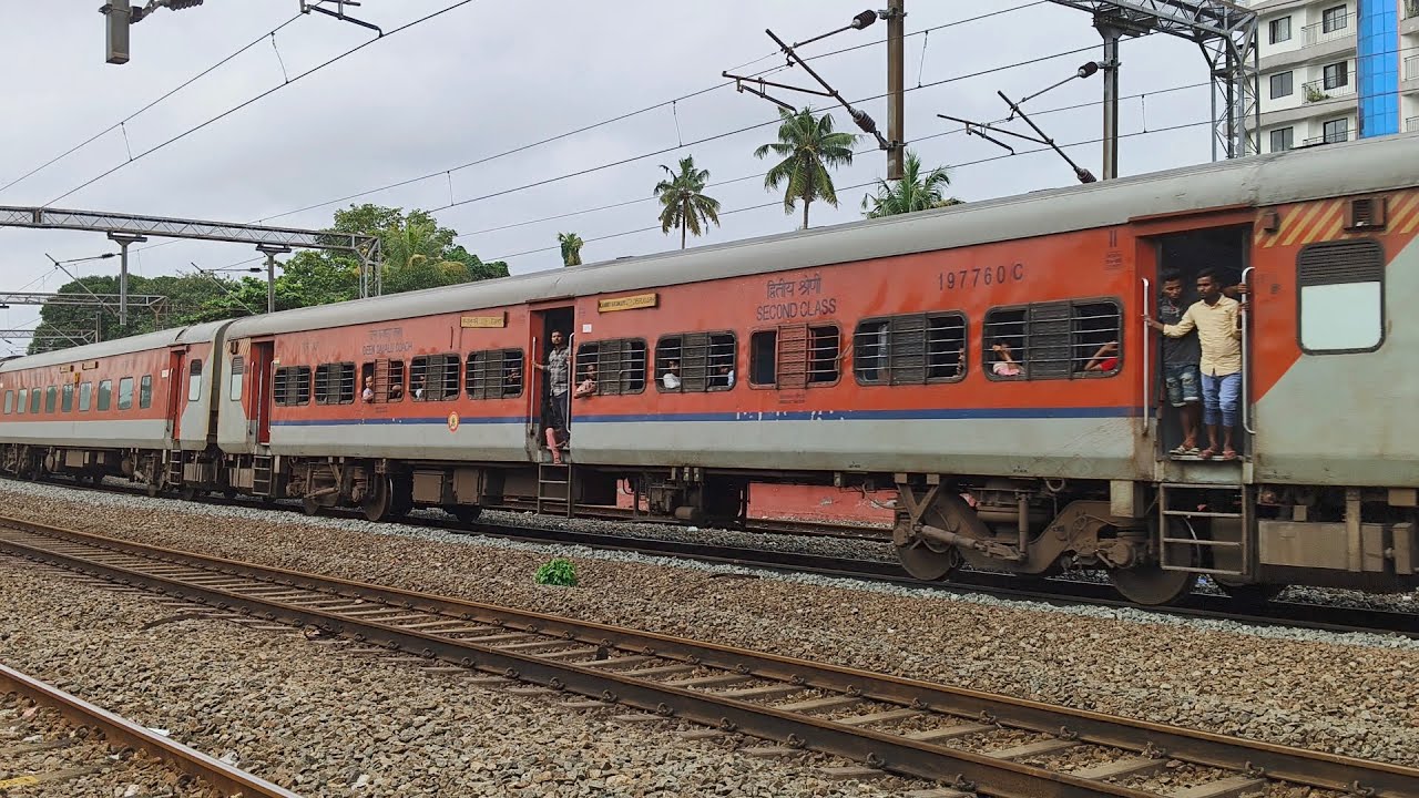 Arrival of Dibrugarh Kanniyakumari Vivek Express - YouTube