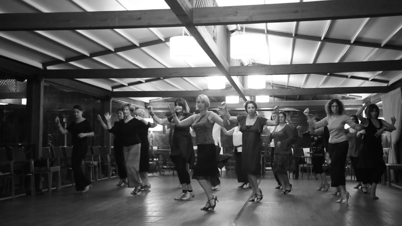 Clase de tango con Anna Maria Ferrara, Sorrento 1 Novembre 2019 - YouTube