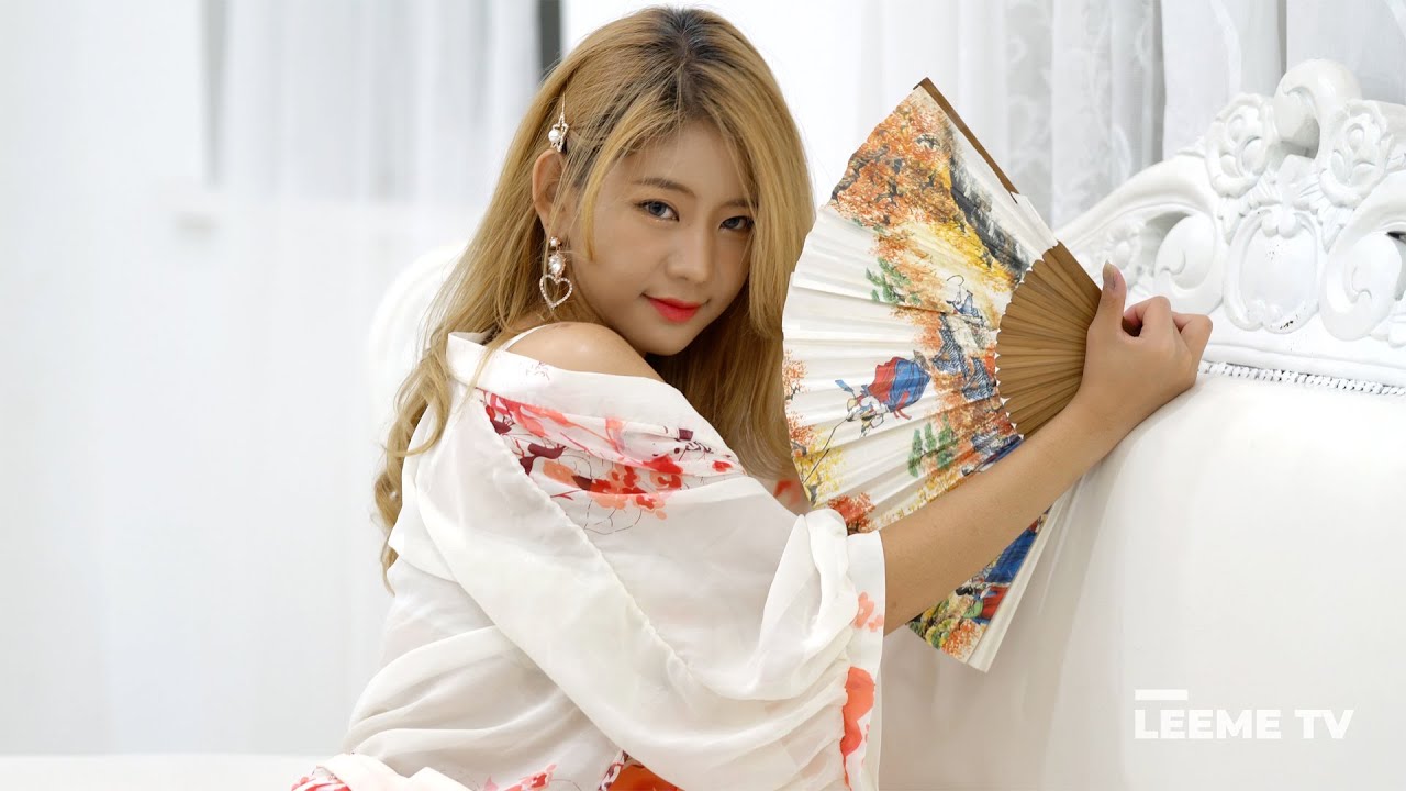 In a Studio Photoshoot, Leeme - YouTube