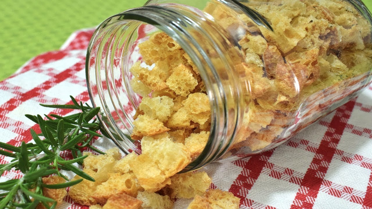 Kockice od starog kruha (kako iskoristiti stari kruh) - Crostini di ...