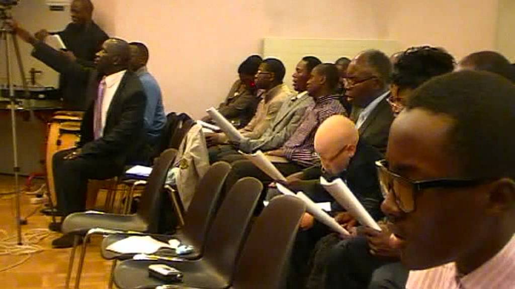 Communion Fraternelle 12/11/2011 Frs Elie Mpongo & Eric Mukaya à ...