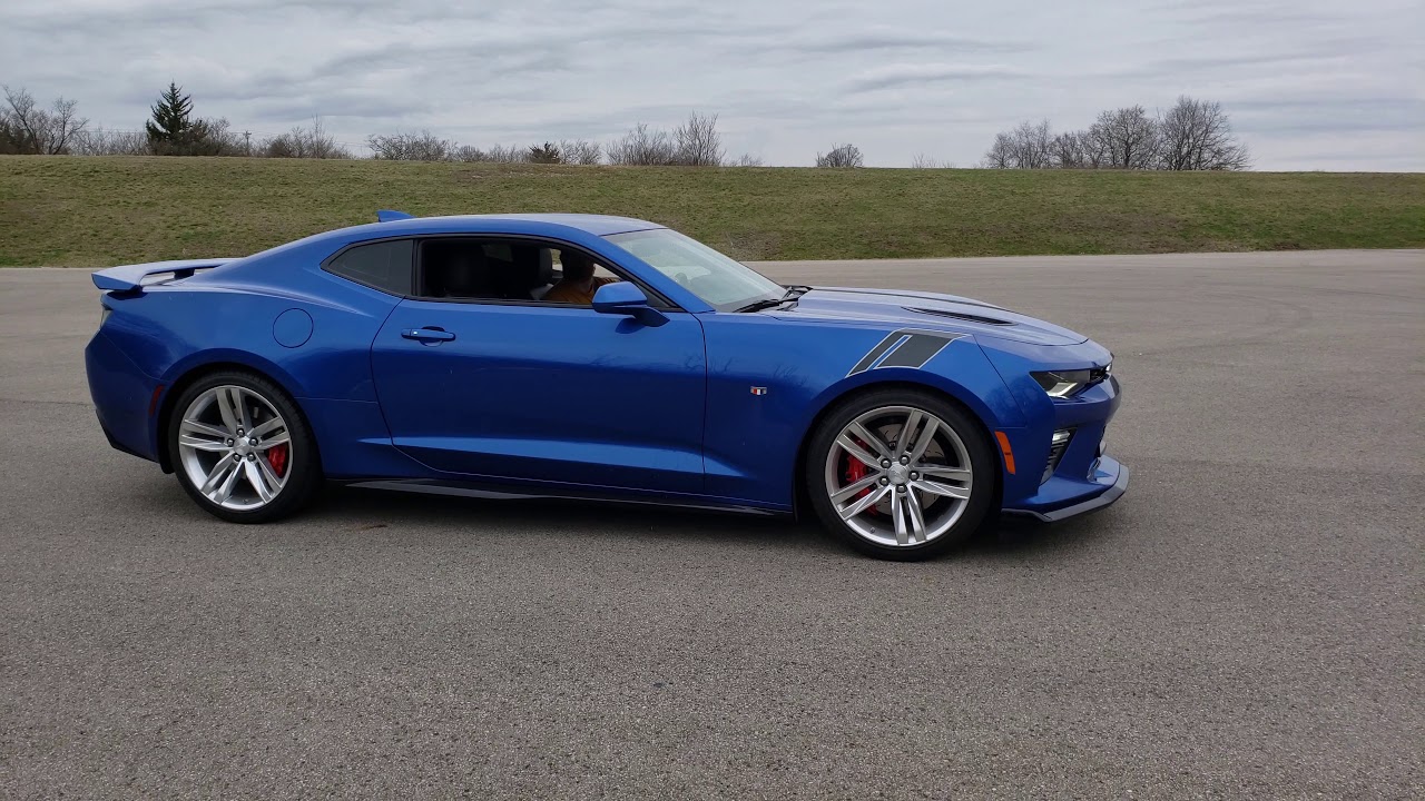 Small Camaro SS burn out - YouTube