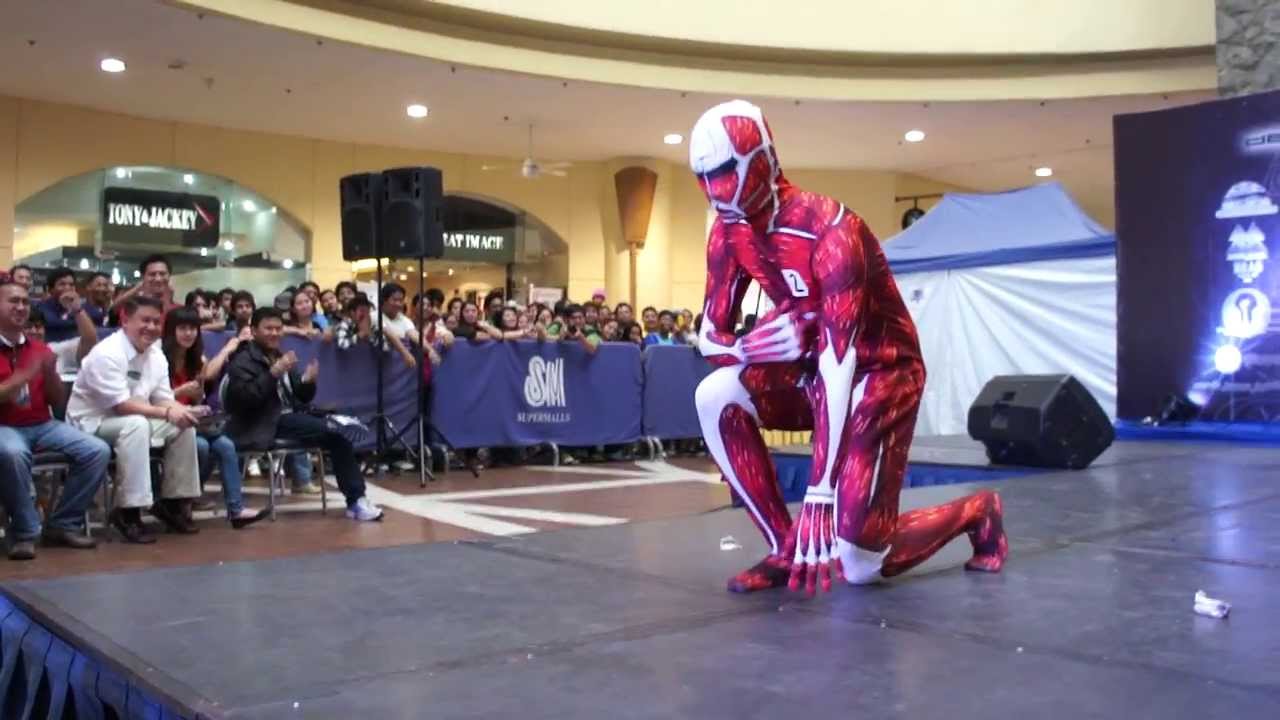 Attack on Titan (Shingeki no Kyojin) - Wrecking Wall Cosplay Skit - YouTube