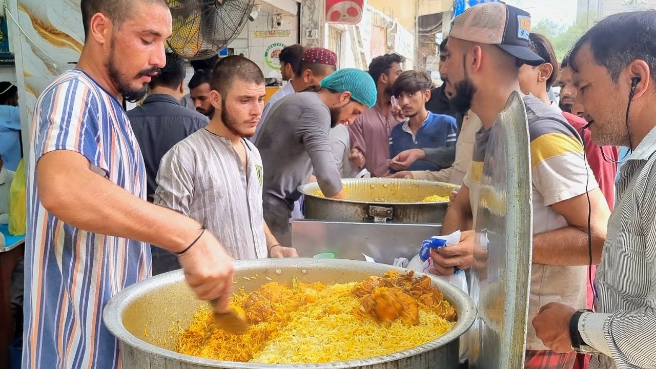 Most Selling Famous Karachi Biryani | Popular Street Biryani| People ...