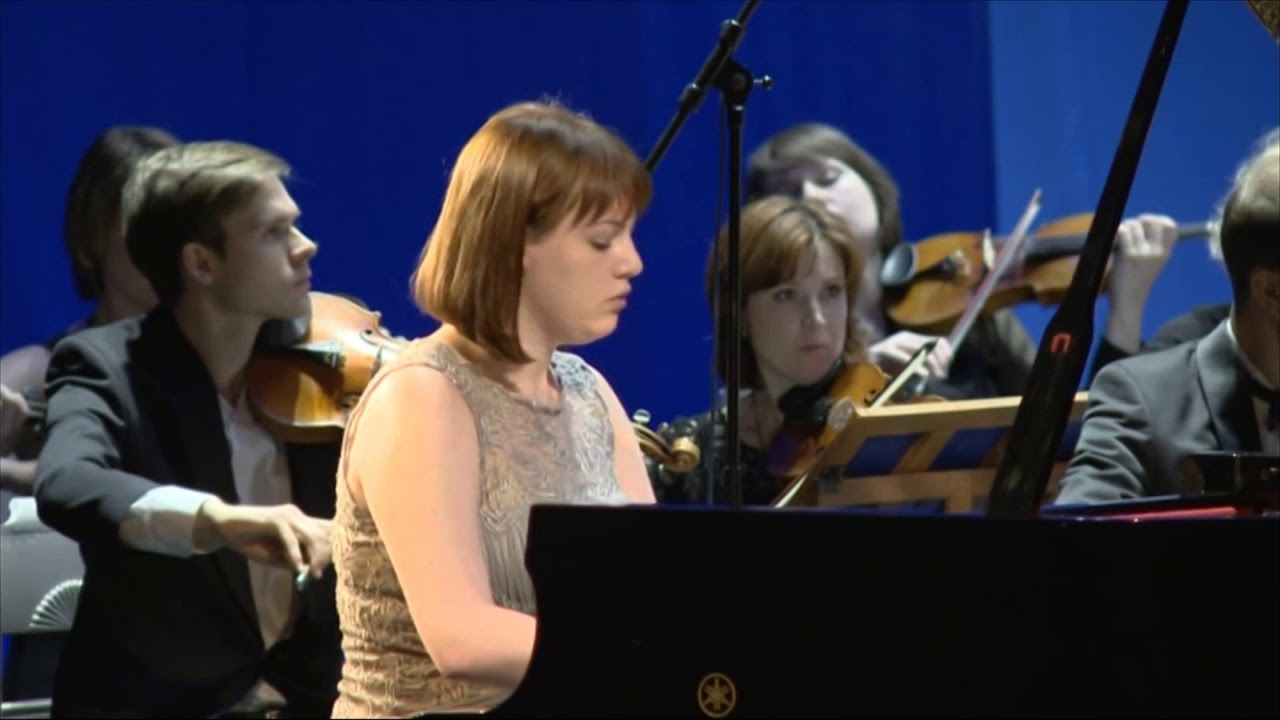 Laura Spector plays Concert No 2 by Sergey Raсhmaninov - YouTube