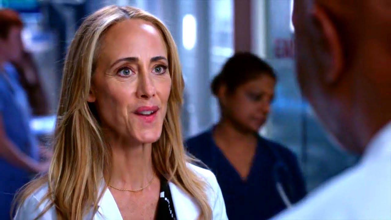 Why Kim Raver forgot she wasn't actually a doctor during a flight ...