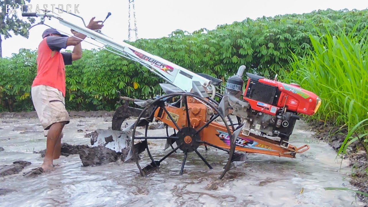Traktor Sawah Quick G3000 Zeva Membajak Lahan Ukuran Kecil - YouTube