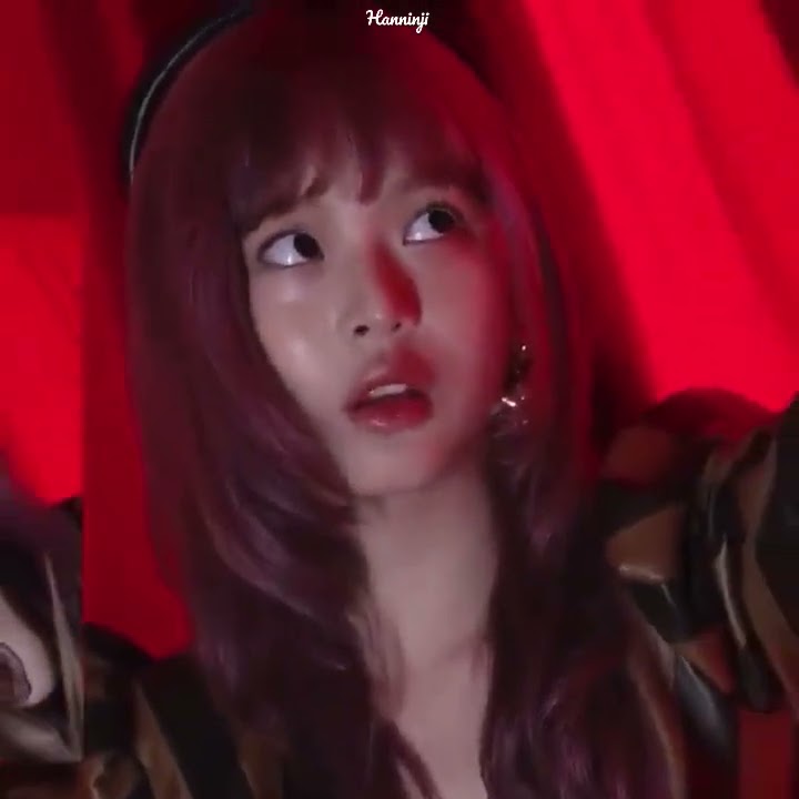 [NewJeans] She's so ethereal ️ #newjeans #hanni #하니 #뉴진스 #shorts - YouTube