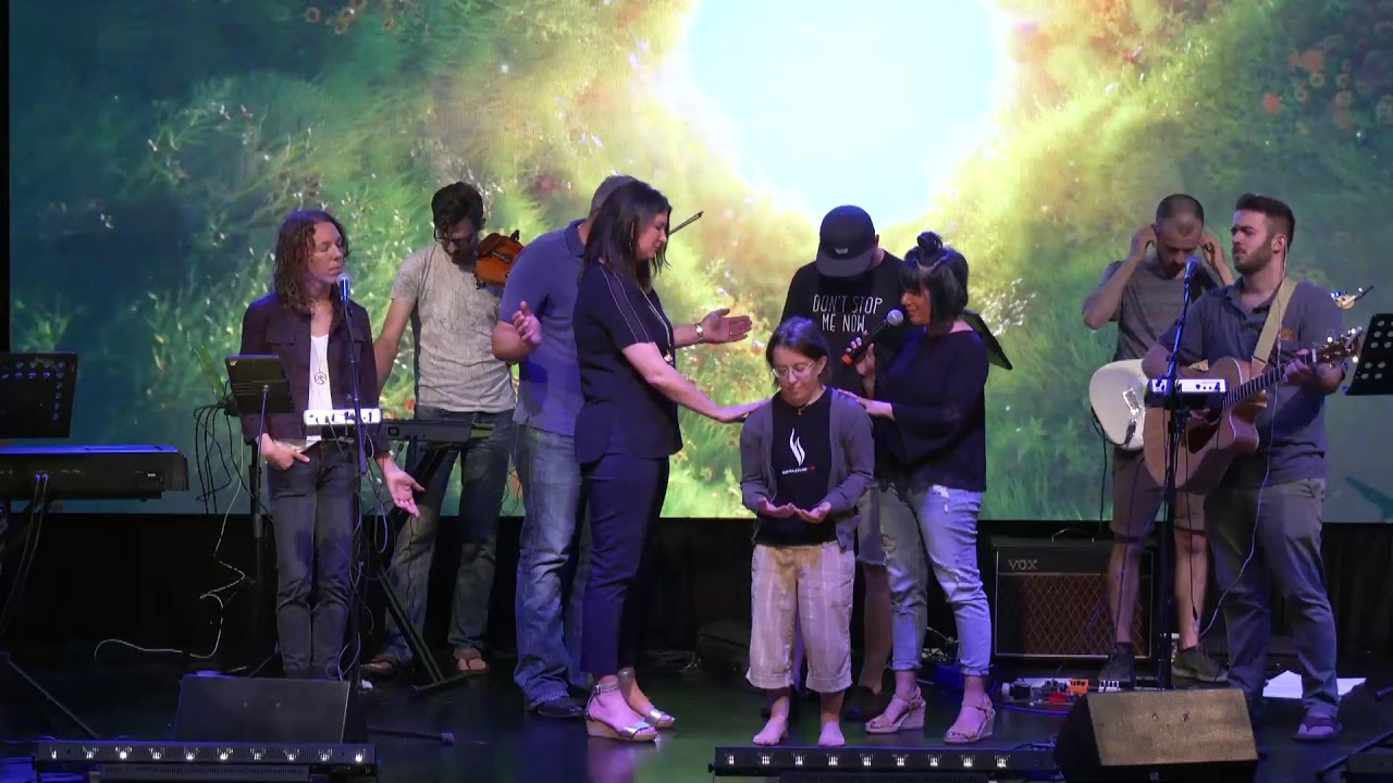 Shilo Ben Hod leading Worship, Miles Davis Ministering. - YouTube