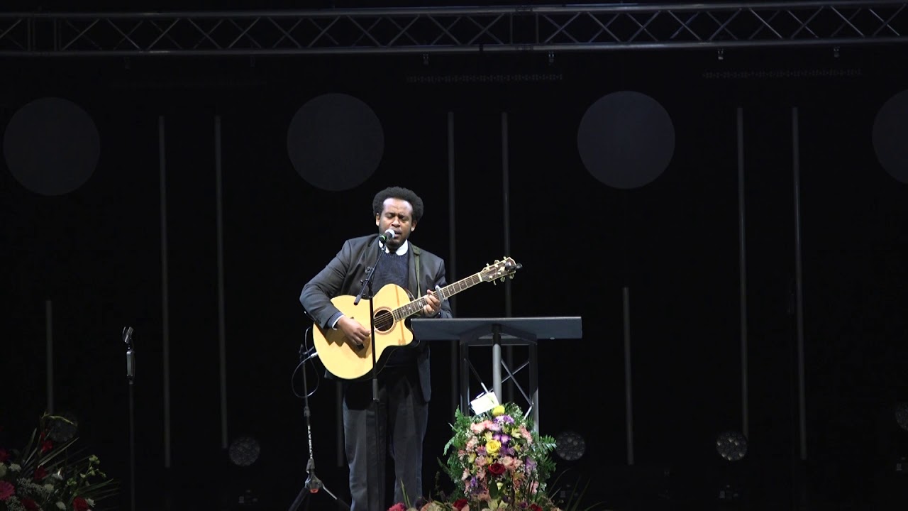 Pastor Daniel Amdemichael ጌታ በምህረቱ ከሳበኝ ጀምሮ እየሱስ በይቅርታው ከጠራኝ ጀምሮ - YouTube