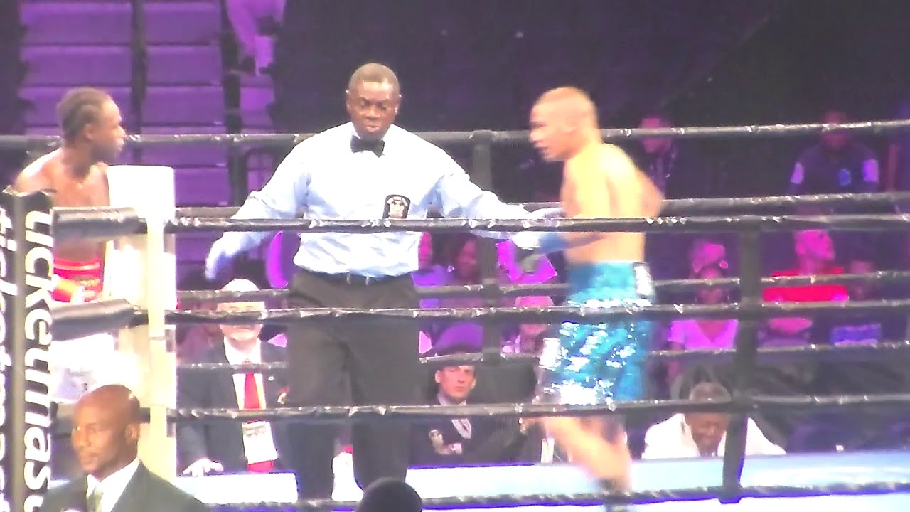 Brian Jones vs Julian Sosa - YouTube