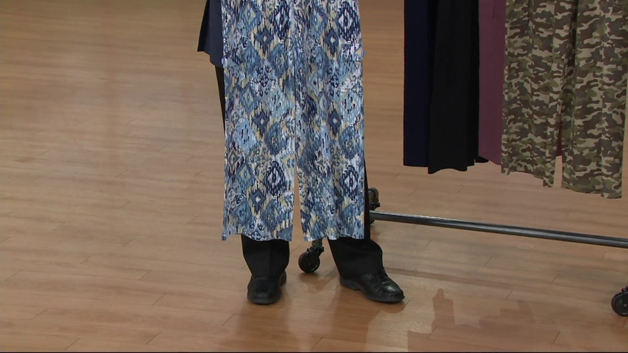 Denim & Co. Beach Pull-On Wide Leg Knit Cargo Pants on QVC - YouTube