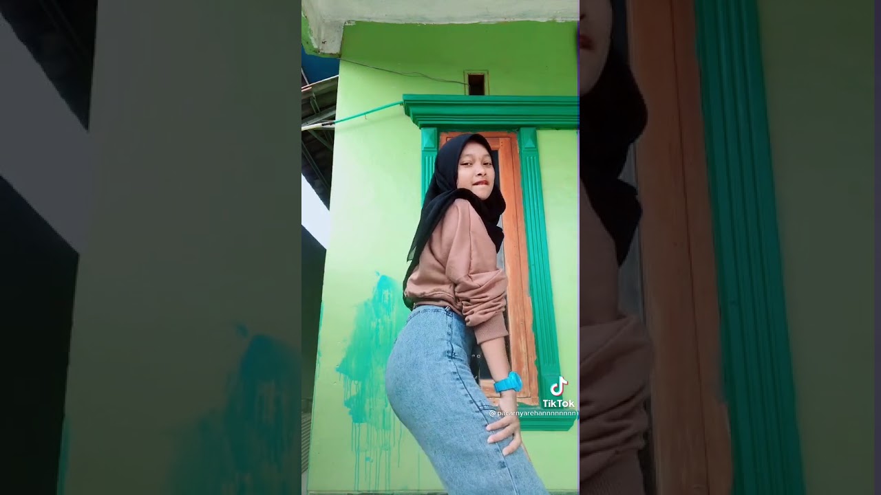 Tiktok jilbab SMA goyang bokong part1 - YouTube
