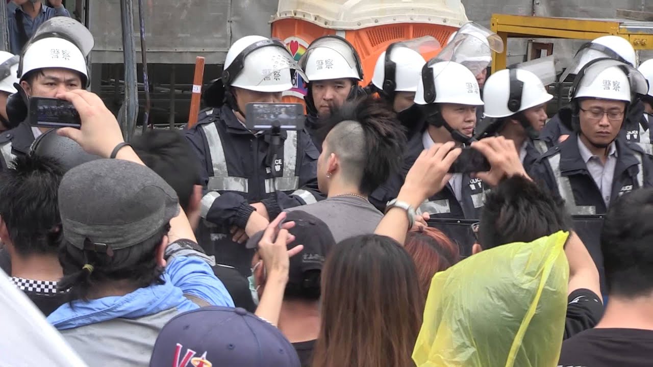 Tree Huggers vs. Taiwanese Police: 松菸 Protest 519 Songshan, Taipei Dome ...