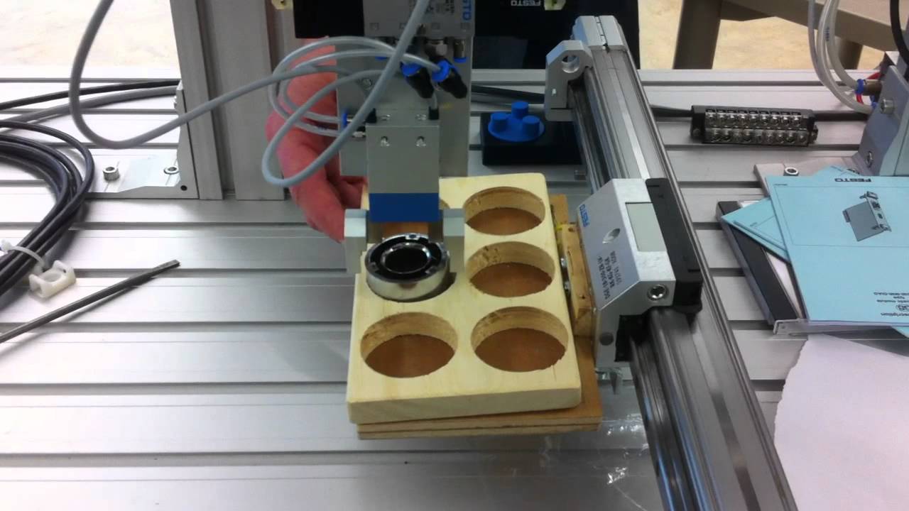 Programming a two axis servo pneumatic machine - YouTube