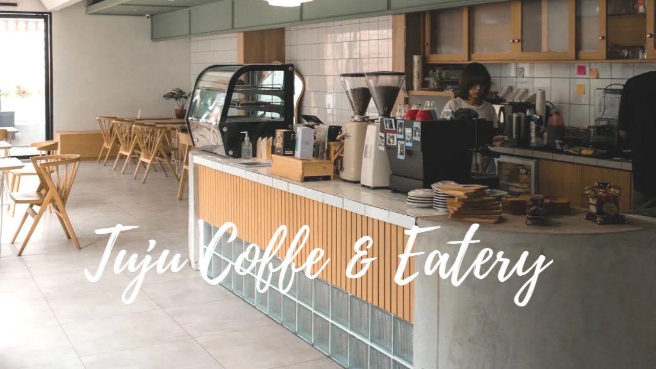 TUJU COFFEE & EATERY CAFE BANDUNG - YouTube
