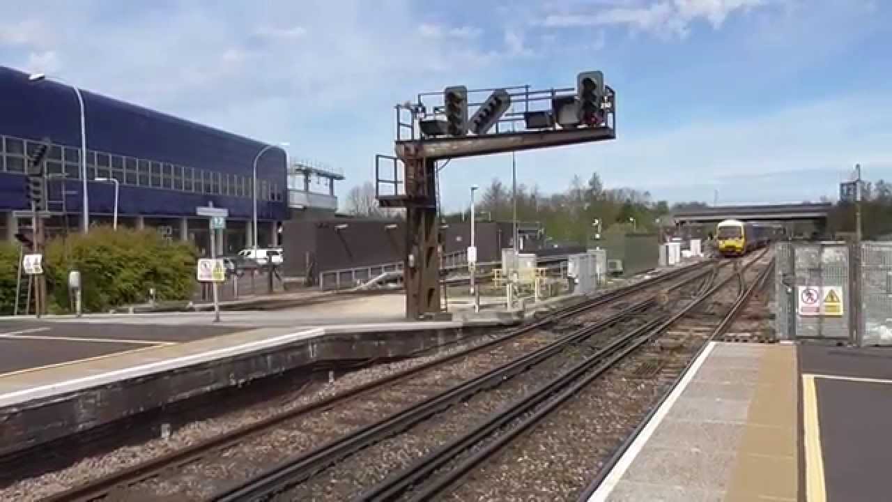 First Great Western Class 166 Arriving Into Gatwick Airport (19/4/15 ...
