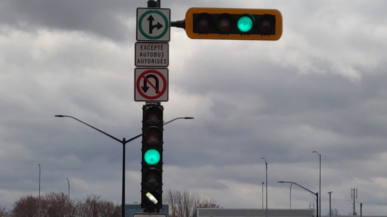 A Perfect Example of How to Make Drivers Realize NOT to Turn Into a Bus ...