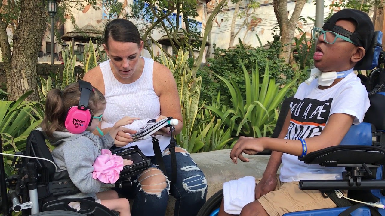 Chatting at Animal Kingdom using PODD - YouTube